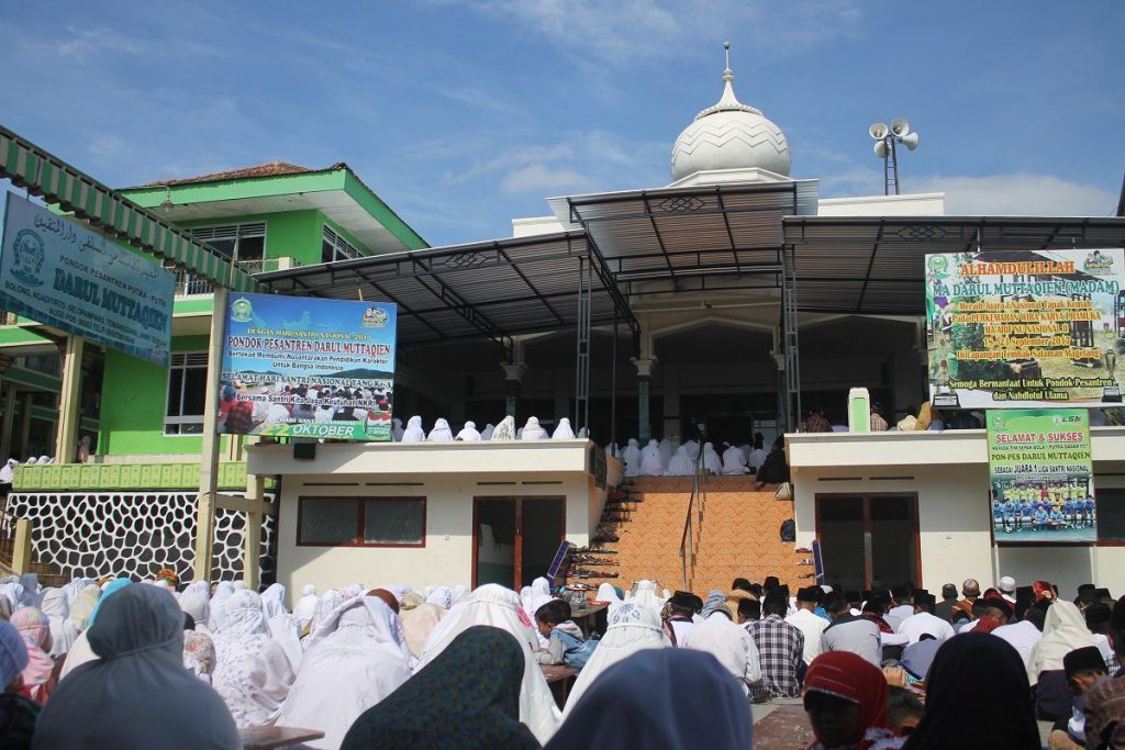 Darul Muttaqien, Pesantren Salaf Bervisi Global - Dunia Santri