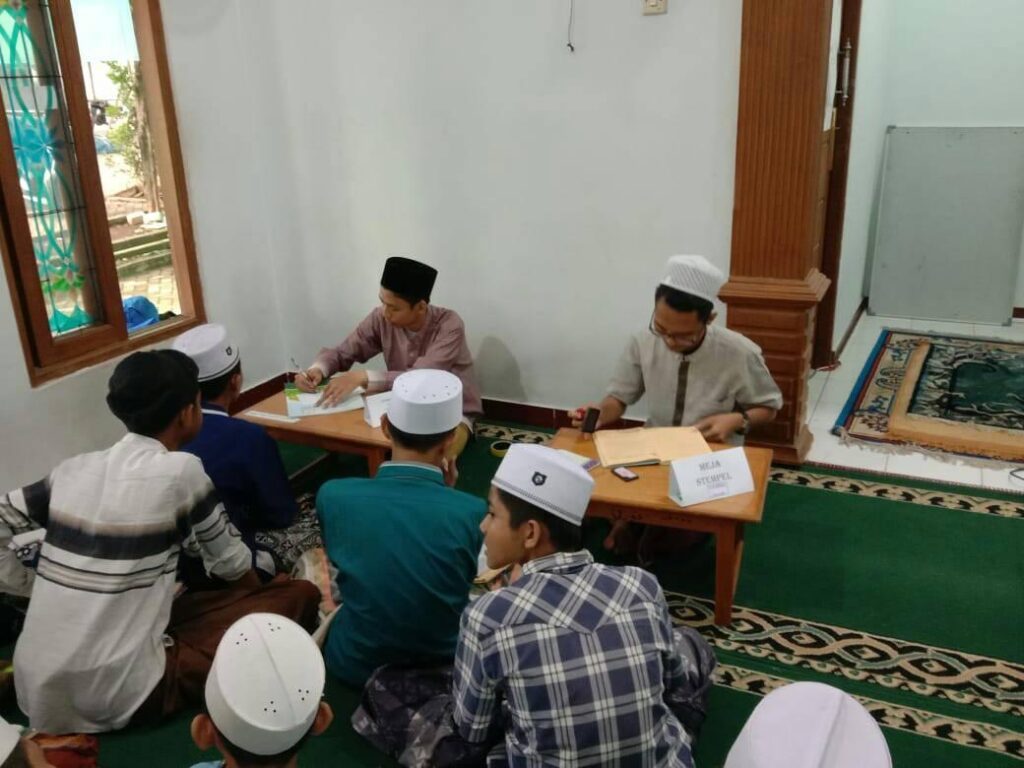 Taftisul Kutub: Tradisi Menguji Kompetensi Santri - Dunia Santri