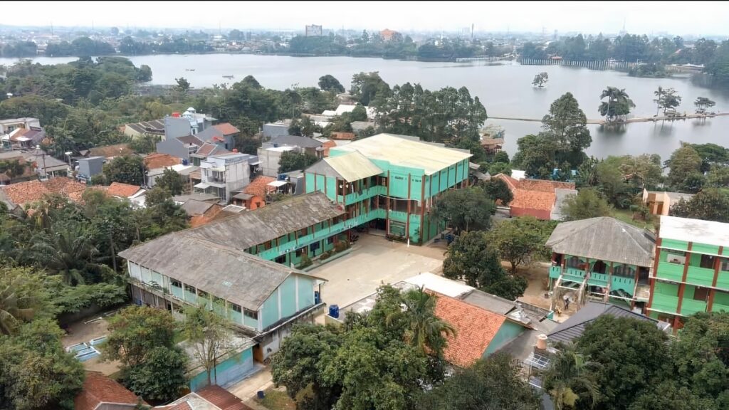 Daarul Muqorrobin, Kilau Pesantren di Danau Cipondoh - duniasantri.co